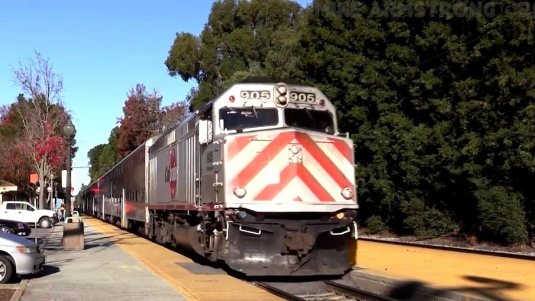 🚂 Primer cargamento de trenes para Chosica ya está en camino